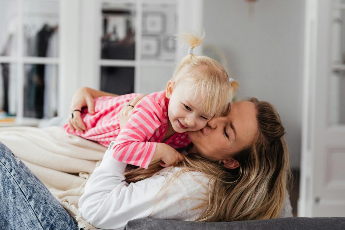 Top 5+ Best Single Mom Assistance Programs - AirTalk Wireless Blog