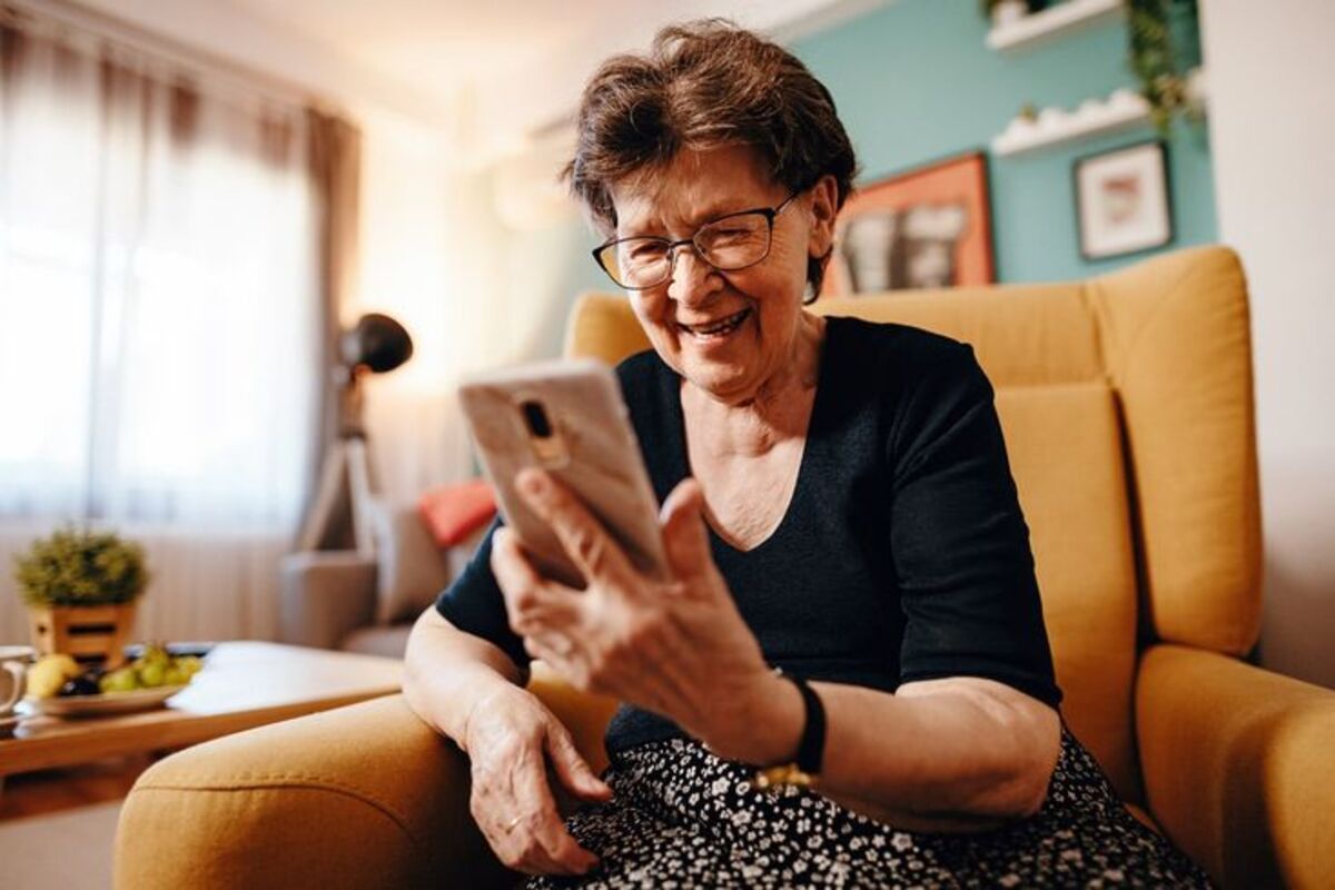 Which Government Phone Is the Best? Top Free Options & Services ...