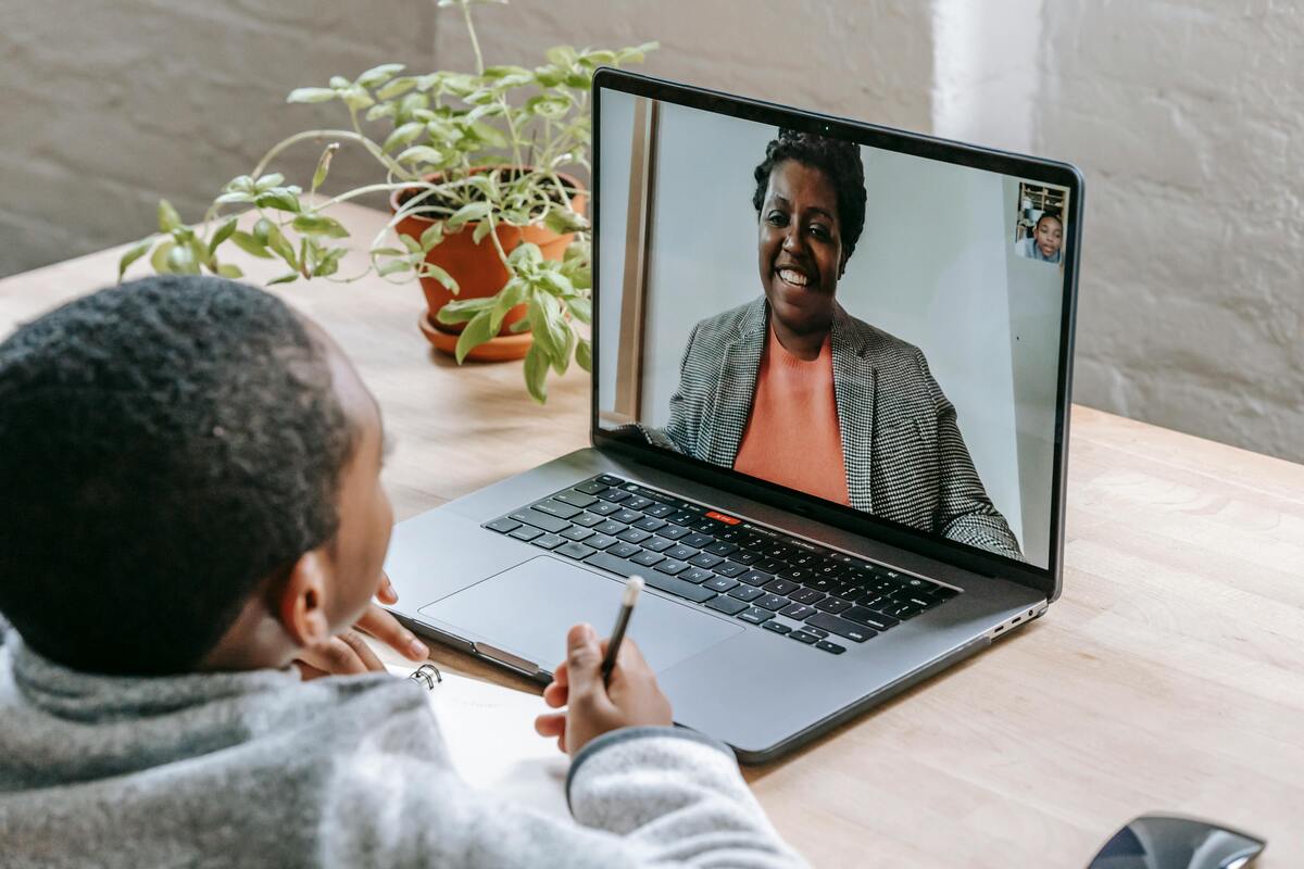 Free Laptop for College: How Students Can Access Low-Cost