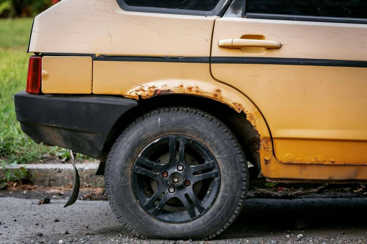 How To Change A Flat Tire In 7 Simple Steps for Beginners